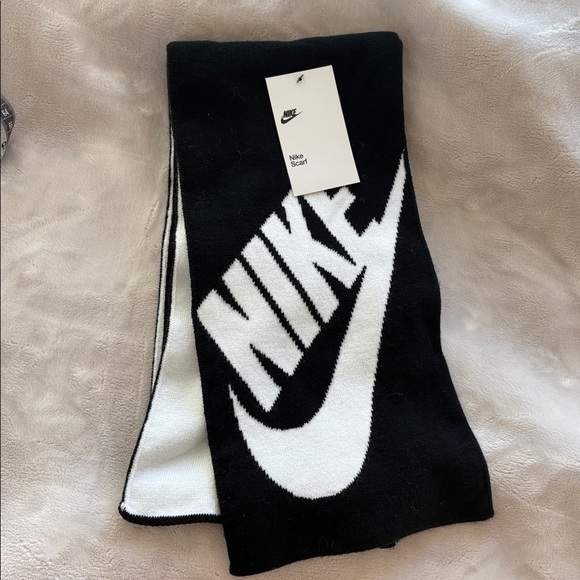 Nike | Accessories | Nwt Nike Monochrome Logo Scarf 6x 75 | Poshmark